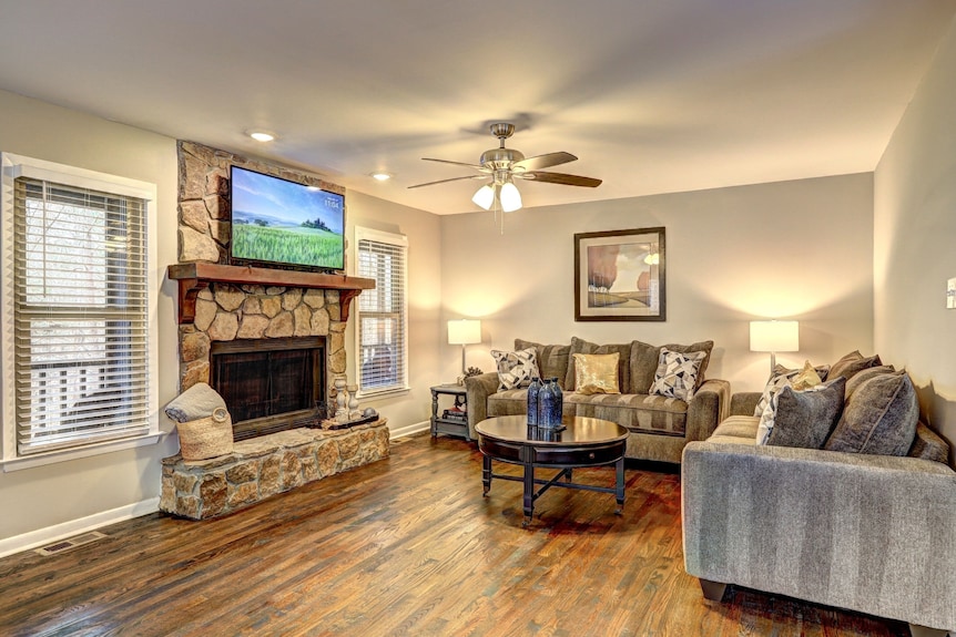 Sleeps 16+ | Spacious Hideaway Home With Deck! - Georgia