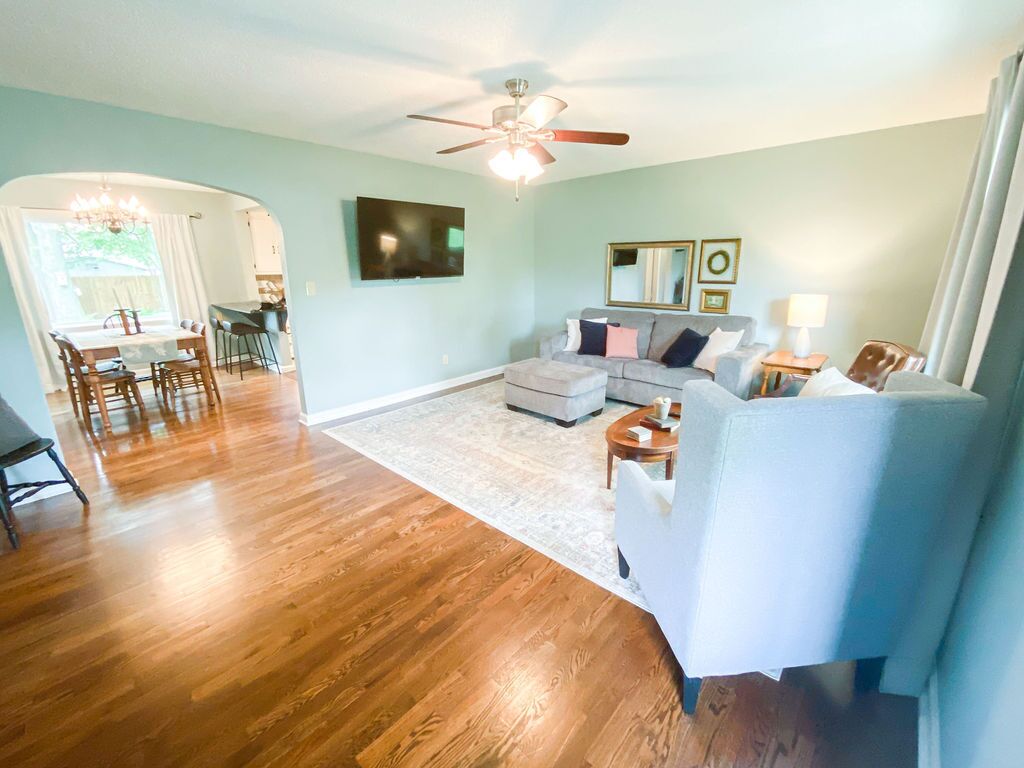 The Aviary Cottage:  Bunkbed, Near Playground, Swing, Full Fence, Central To All - Springfield, MO