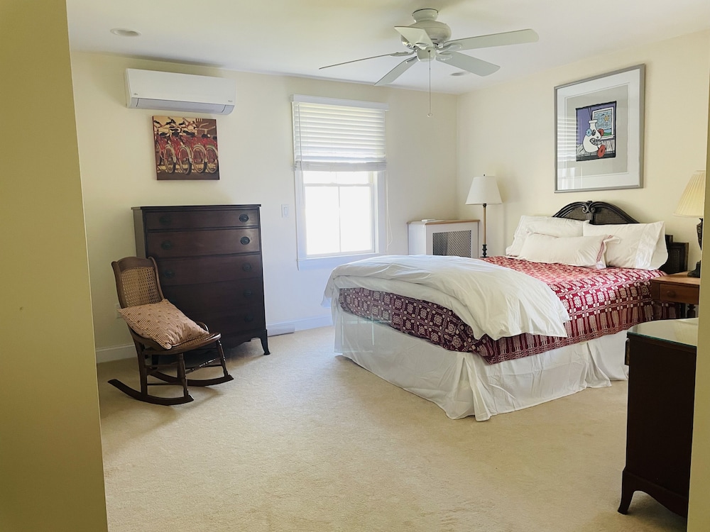 Perfect Location In The Heart Of Downtown Lenox - 레녹스
