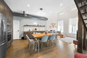 Unit 4 Boho Loft | Opções para refeição no quarto