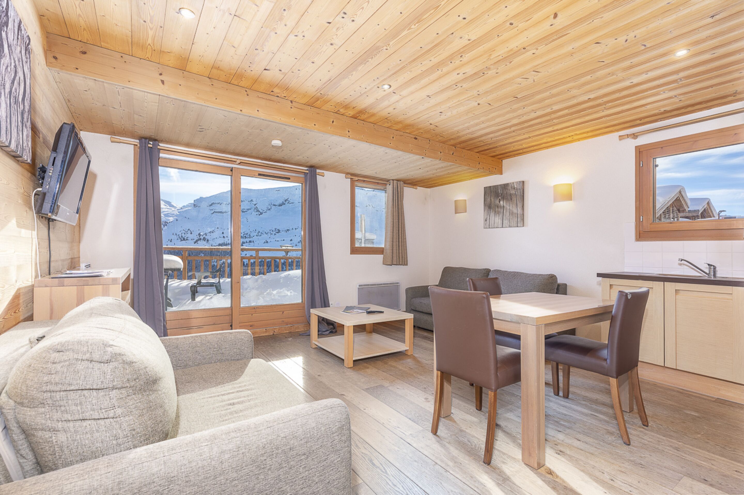 Apartment-ensuite With Bath-avec Terrasse-mountain View - Cluses