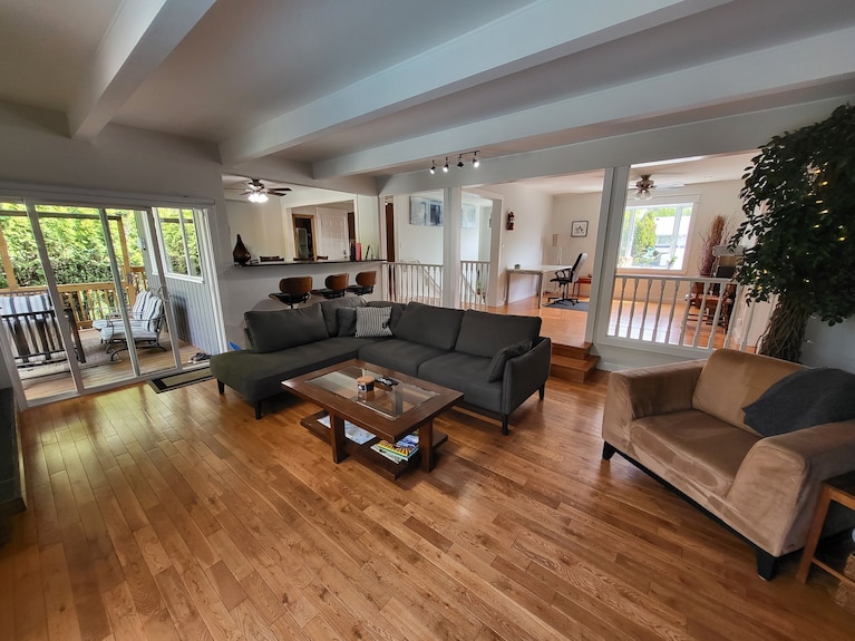 Primo Entertainers Delight - Family Home With Pool And Hot Tub - ケロウナ