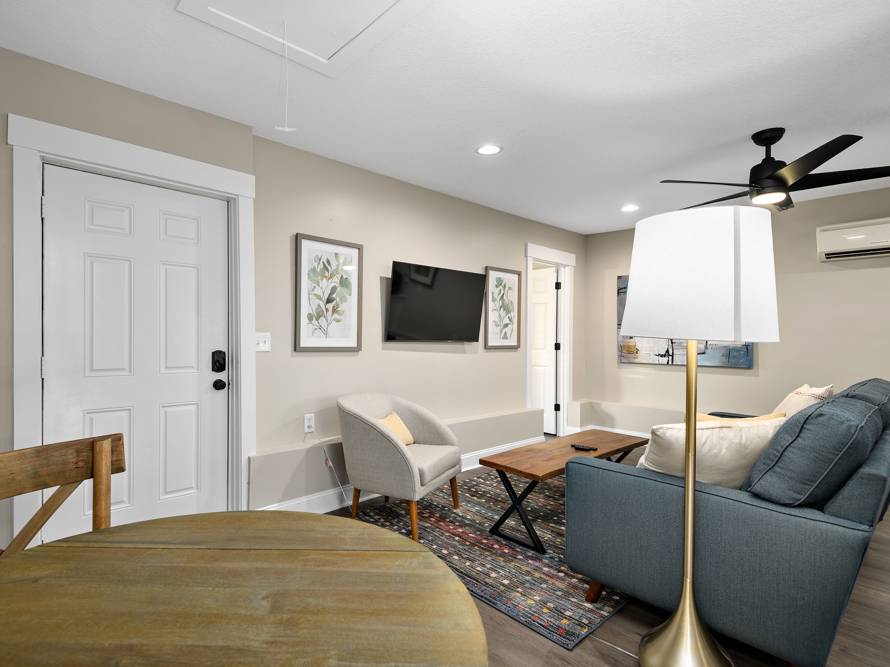 2 Bedroom Pet Friendly Apt W/ Full Kitchen; Private Fenced Backyard; Great Wifi - Weaverville, NC