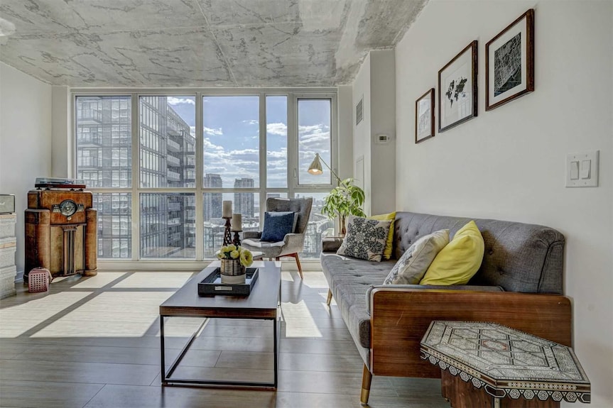 Spectacular Lake View! Spacious 3 Bedroom Condo, A+ Amenities - Toronto