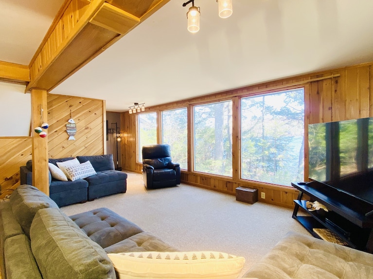 Cozy, Lake View Cottage In Ellsworth, Maine! - Maine