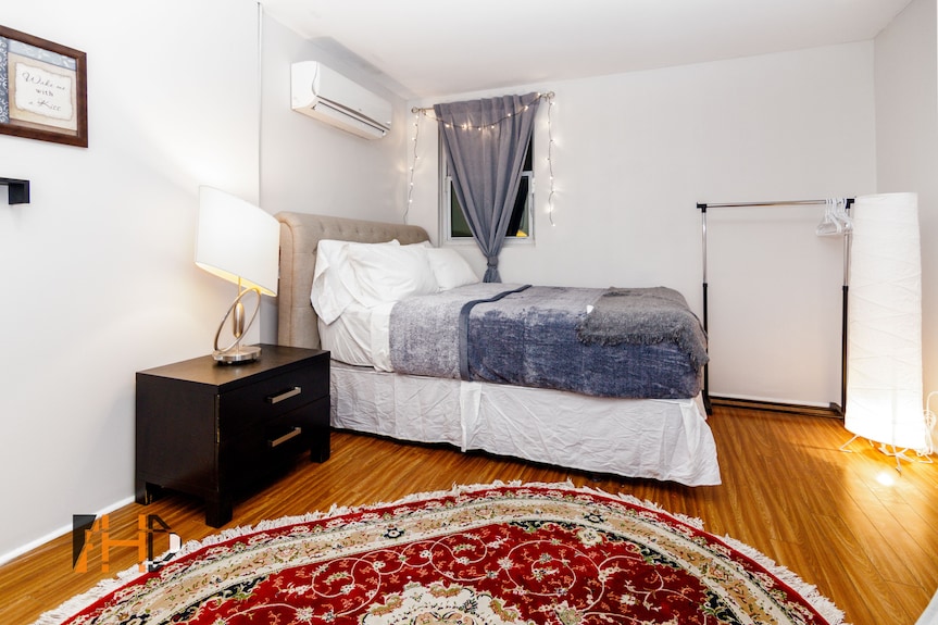 Lively 3 Bedroom Multi-story Apartment In Historic Cabbagetown - Toronto