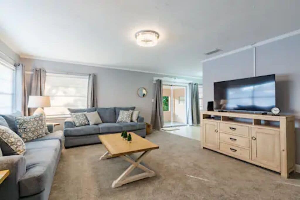 4/2 Spacious Downtown Srq Home! - Sarasota, FL