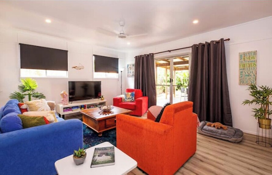 Puppies&pancakes, Beach&park, King Bed - 번다버그 센트럴