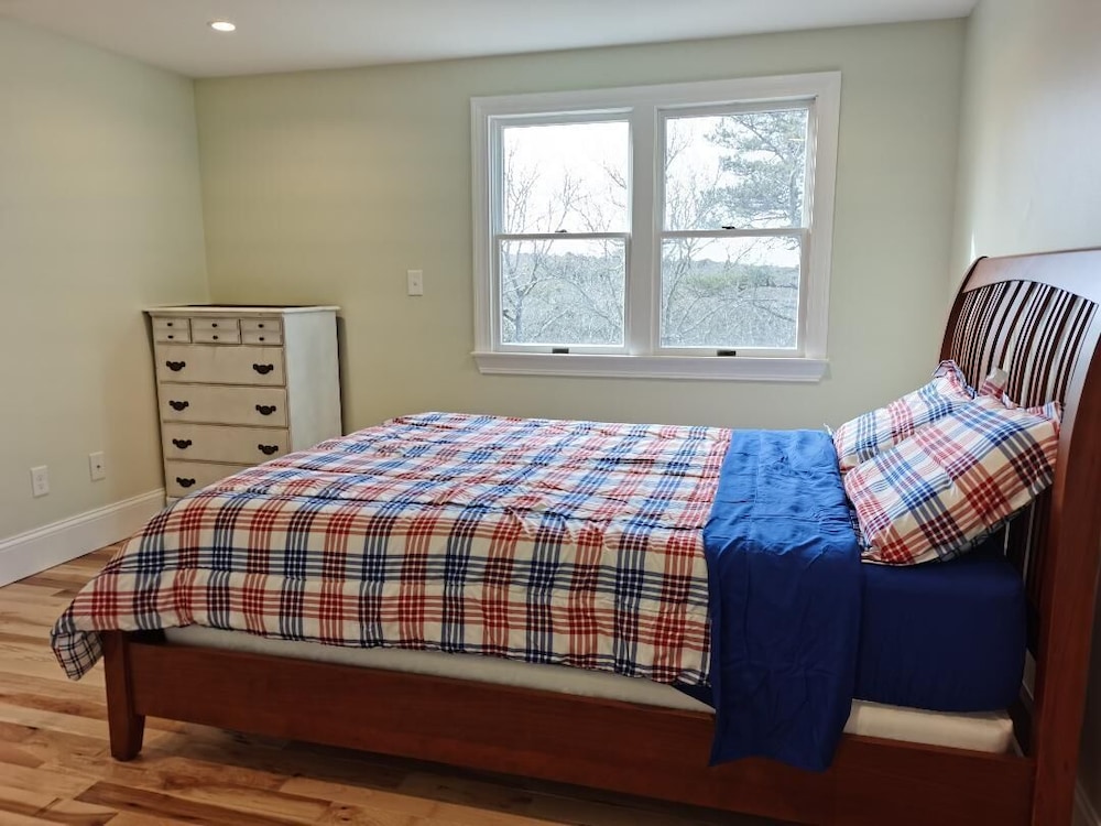 Beautiful Home In Orleans. Park, Beach, Lake & Ocean. Telsa Charge - Chatham, MA