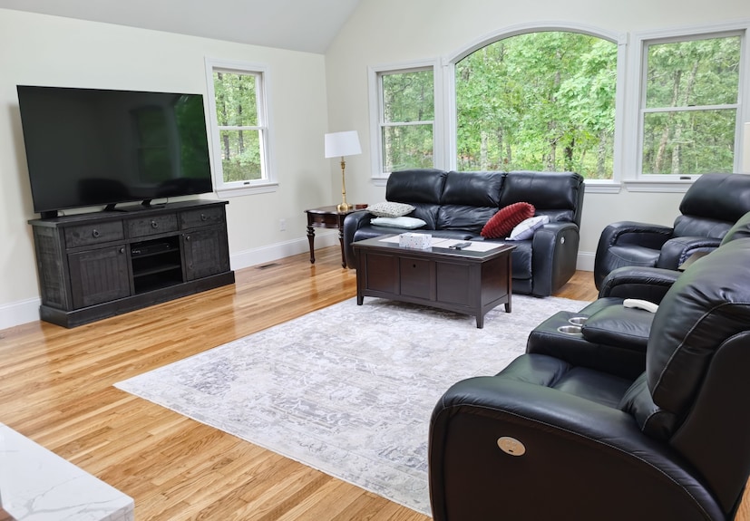 Beautiful Home In Orleans. Park, Beach, Lake & Ocean. Telsa Charge - Skaket Beach, MA