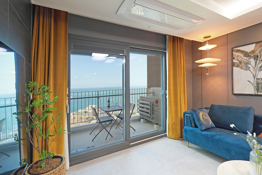 [Elmomento Osiria]#오션뷰#롯데월드#24평신축레지던스#퀸2#2-2302 - Busan