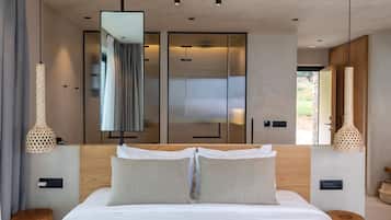Roupa de alta qualidade, minibar, cofre com capacidade para portátil