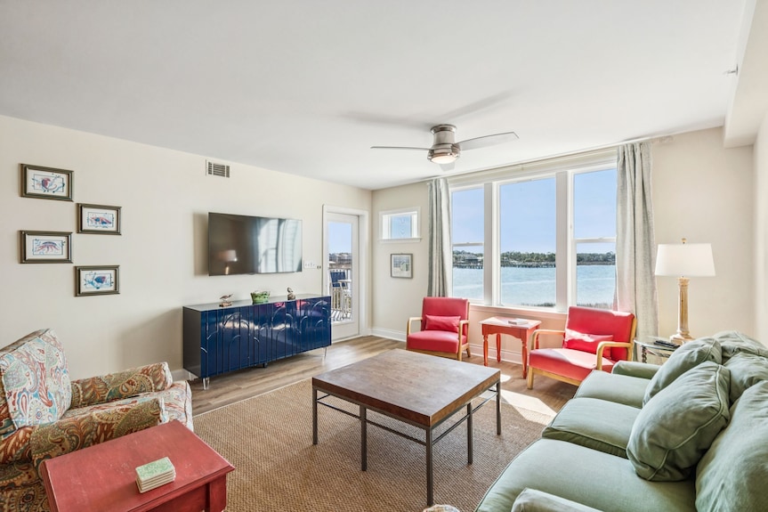 Beautiful River Views - Pool - Walk To Town & Beach - Turn Of River 2b - James Island, SC