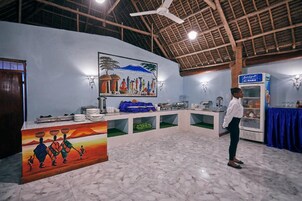 Café da manhã completo grátis todos os dias