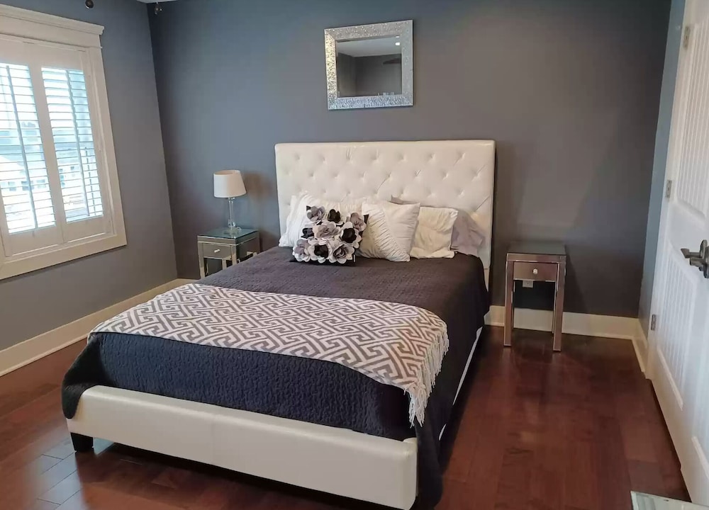 Pt. Beach Luxury Home Heated Pool With Pavilion And Fire Pit - Point Pleasant Beach, NJ