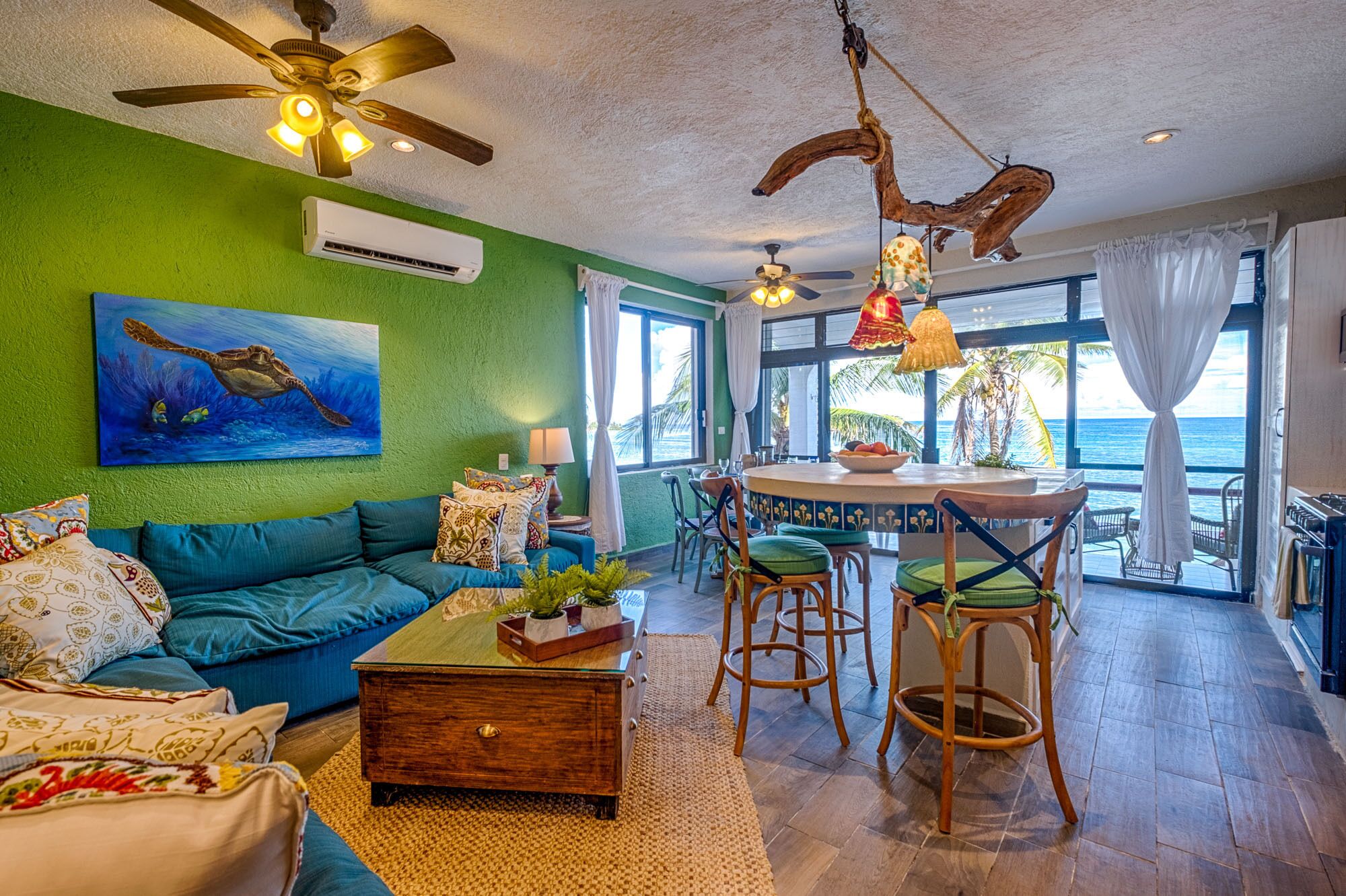 Bright And Comfortable Beachfront Condo On Half Moon Bay - Akumal