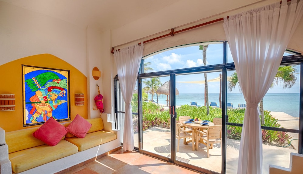 Casa Bonita At The Reef: Beachfront Condo + New Pool - Akumal