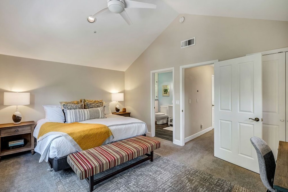 Creekside Cottage ~ Gorgeous Cottage Just 3 Blocks From The Historic Sonoma Plaz - Sonoma, CA