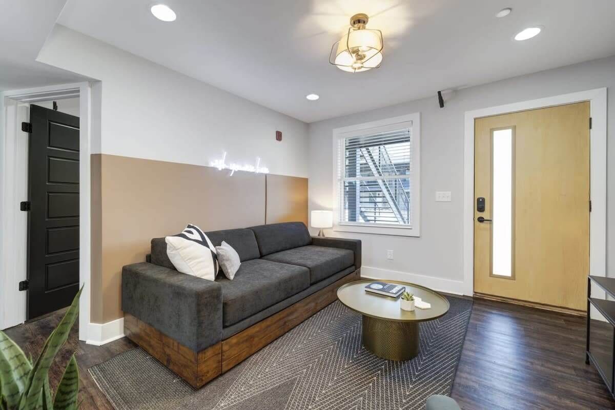 Abode | Germantown | 5 Beds | Great For Groups!