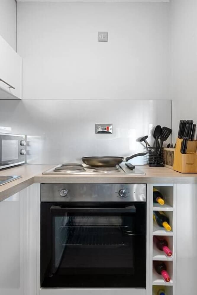 Spacious & Trendy Studio Apartment In Maidstone - Maidstone