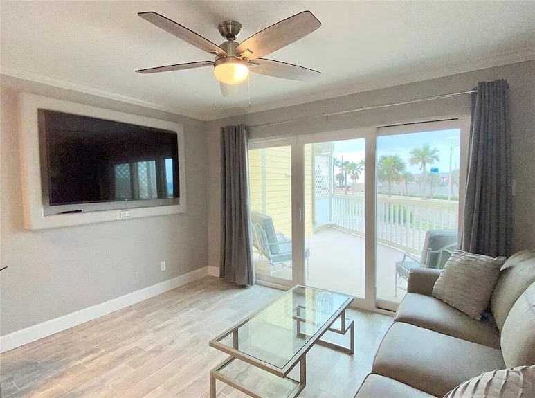 Newly Renovated+1bd+1bth+sleeps 6+2 Pools+2 Hot Tubs - Galveston, TX