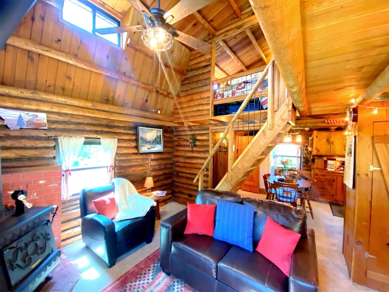 Log Cabin With Hot Tub Overlooking Rock Creek And Beartooth Mountains - Montana