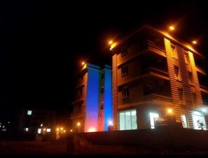 Café da manhã com buffet grátis todos os dias