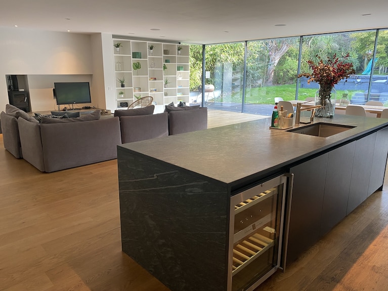 The Beach House. Parking, 2 Min Walk To The Beach! - Bournemouth