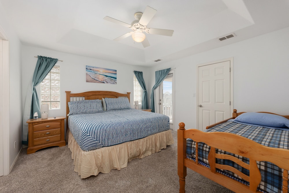 Waterfront 4-bedroom Private Single-family House/villa - Port Isabel, TX