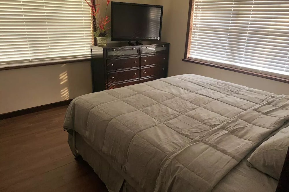 3 Br 2 Bath Home Full Kitchen Pool Boat Parking - Lake Harris, FL