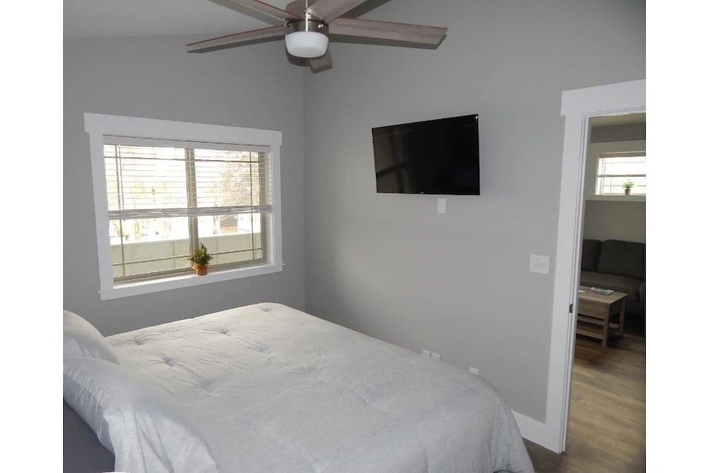 Downtown Charmer - Spacious 1 Bed 1 Bath - Adventure Basecamp - Sandpoint, ID