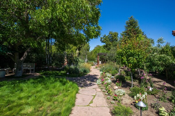 Private Room W\/ Private Gated Jacuzzi & Garden In Downtown Los Olivos Escape - Solvang, CA