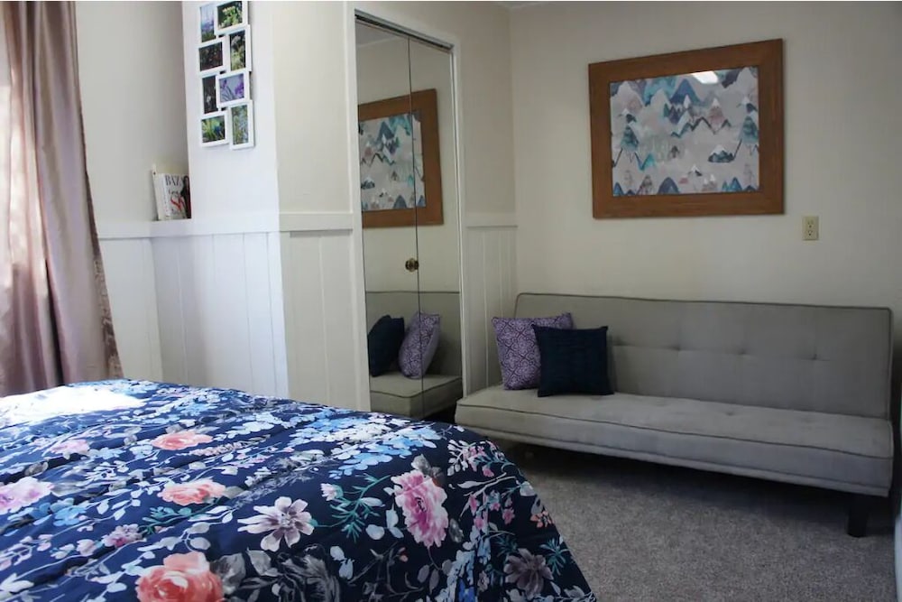 Private Cozy Alaskan Hideaway- 5 Mins From Lakes - Anchorage, AK