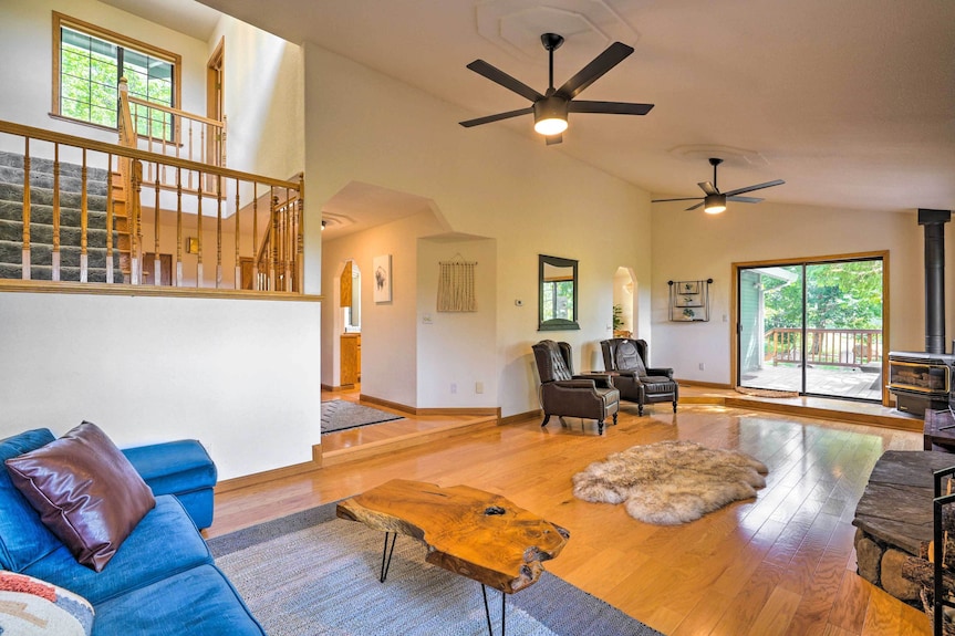 10 Acres W/ Stunning Views: Apple Hill Home! - Placerville, CA