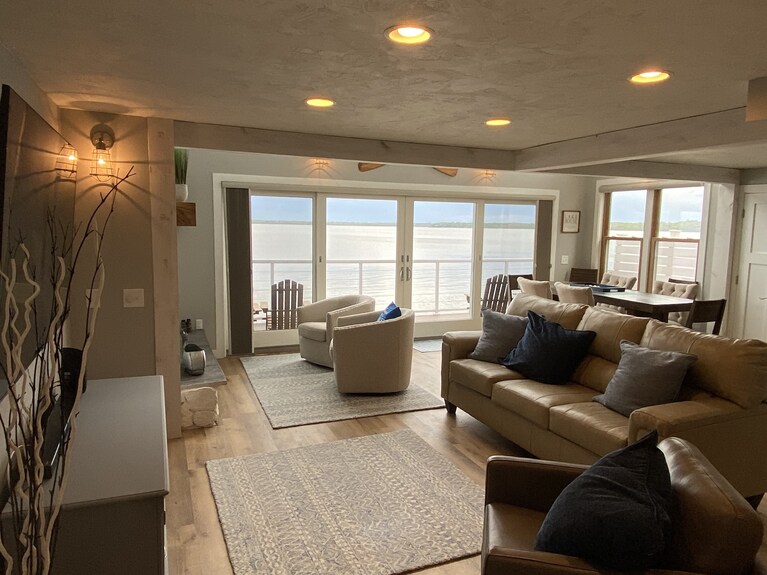 Million Dollar Views On Lake Koshkonong- Newly Listed - 위스콘신