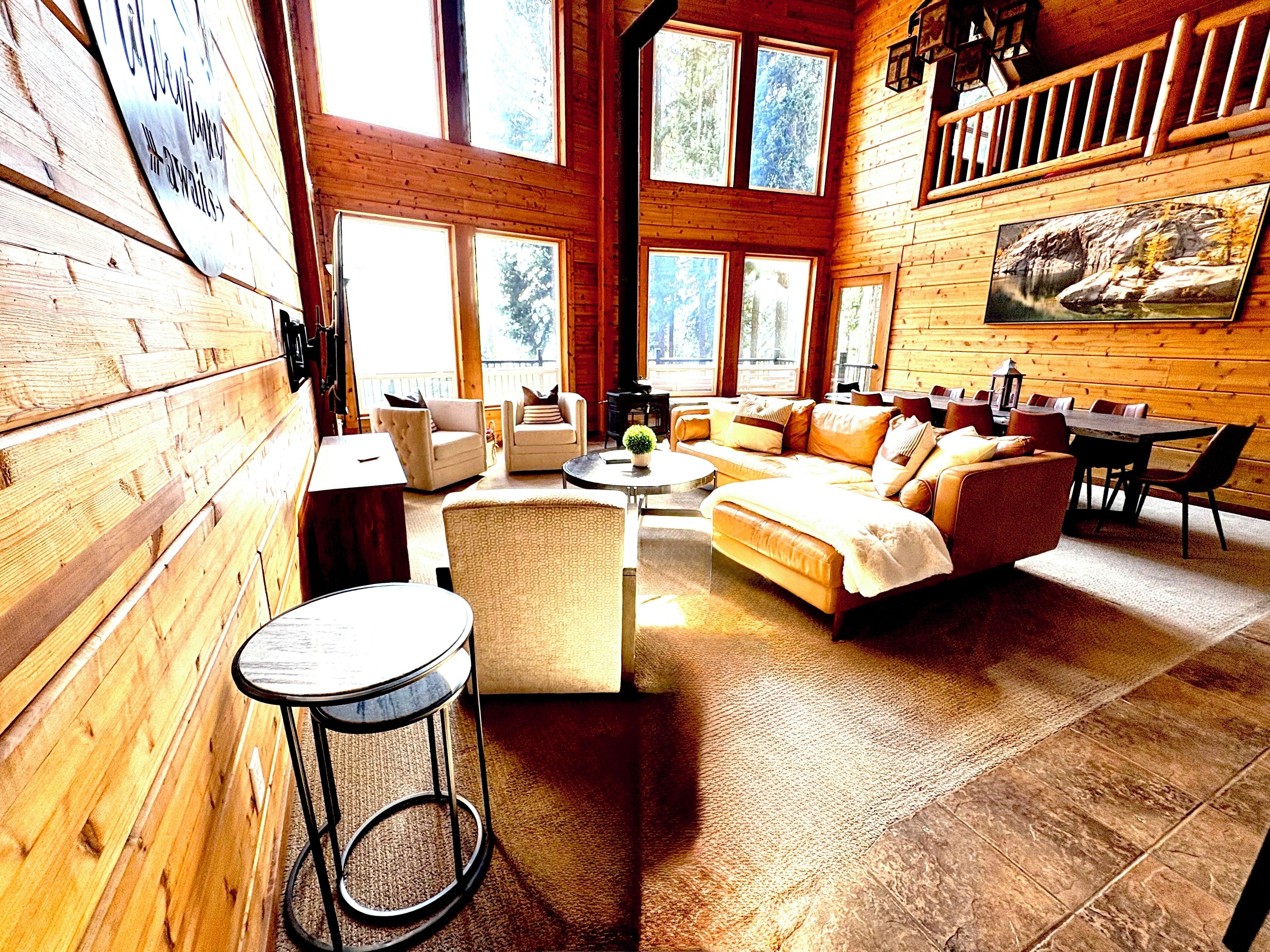 Red Fox Lodge - Gorgeous Views Of Lake Cle Elum - Hot Tub - Game Room - Washington