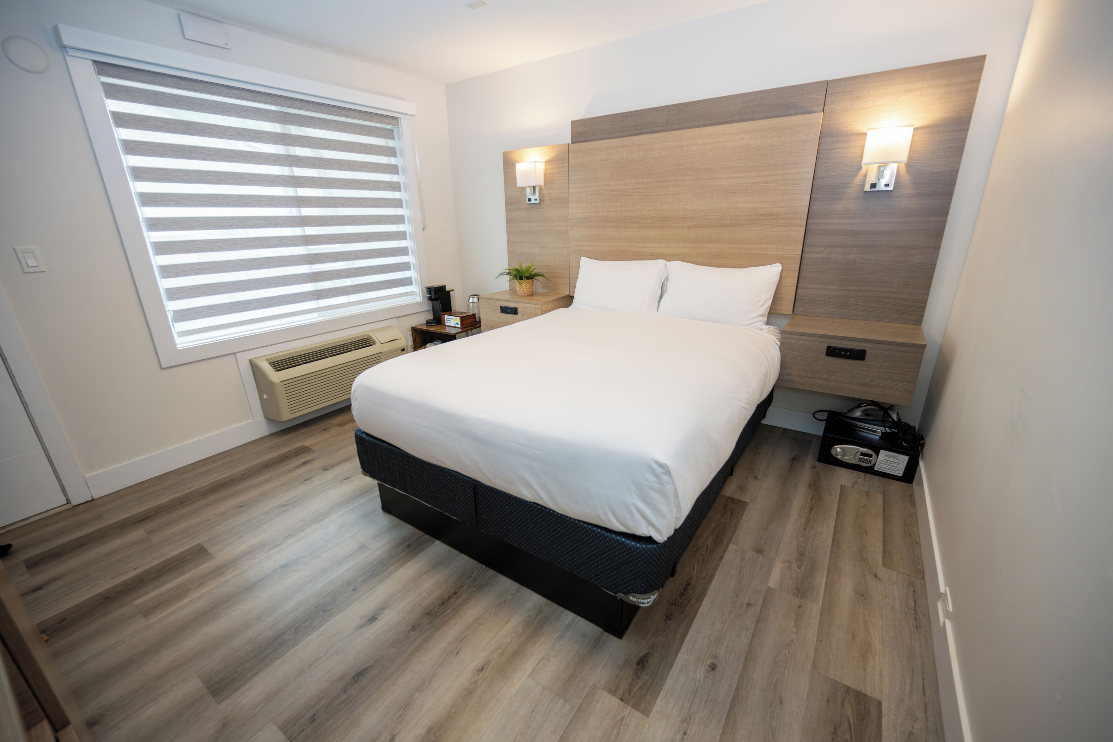 Suíte estúdio básica | Roupas de cama premium, edredons de pluma, camas com colchões pillow-top