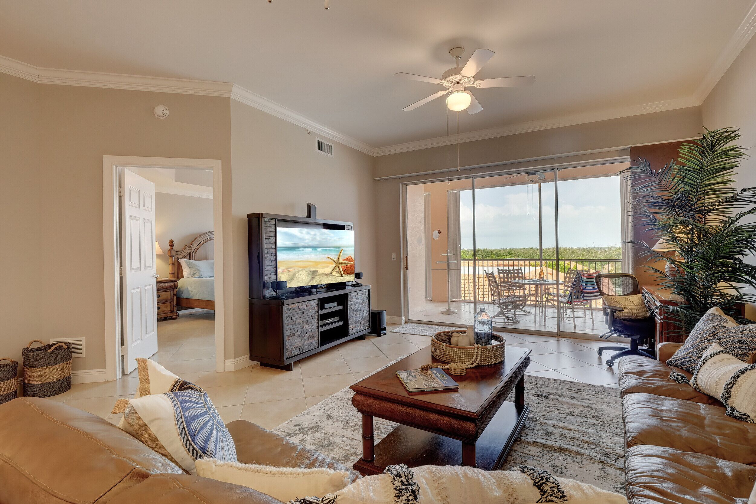 Penthouse In Paradise - Spacious, Bay Views- Minutes To Beach & Walk To Shopping - マルコ・アイランド, FL