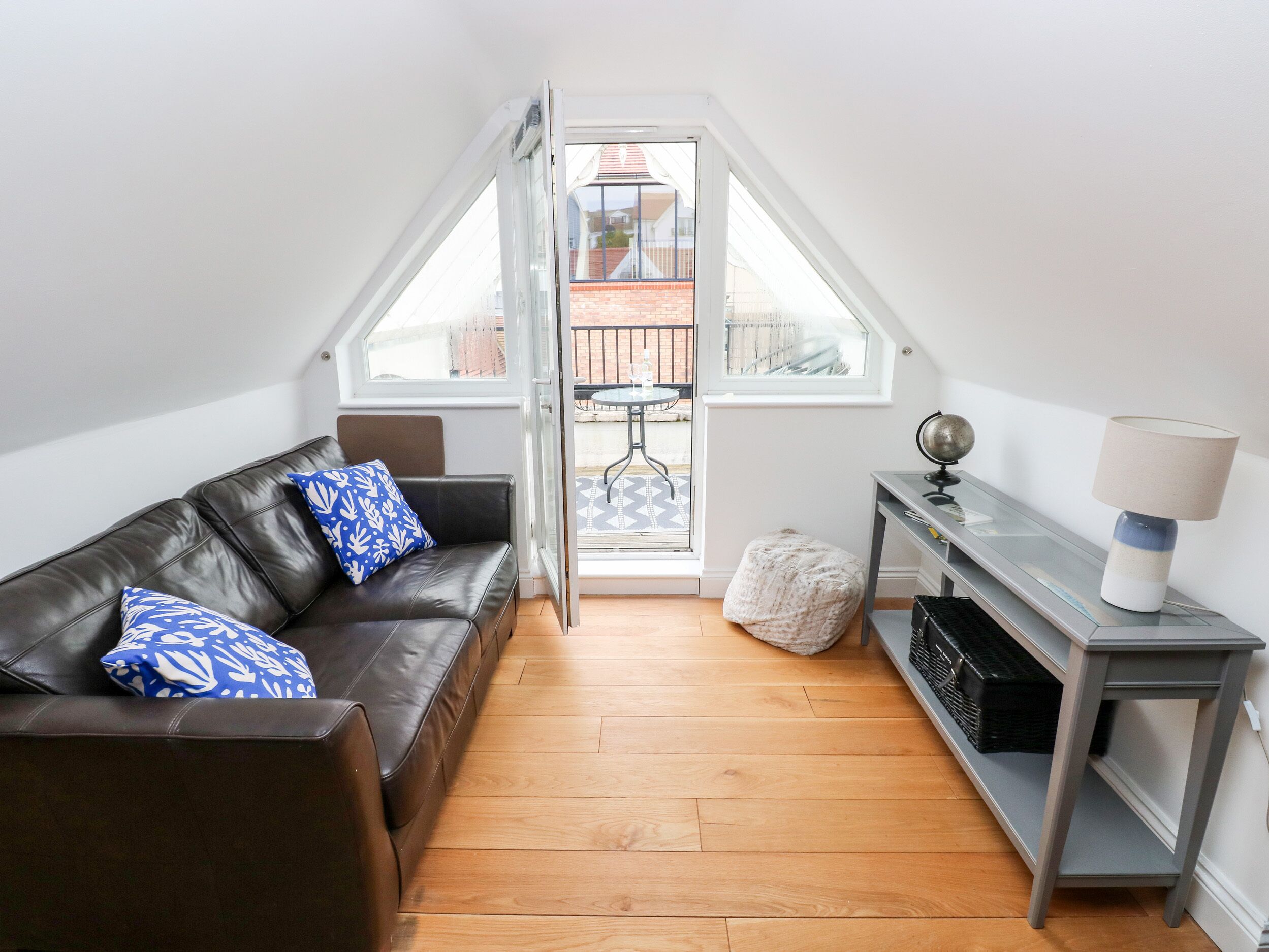 Puffins, Pet Friendly, Country Holiday Cottage, With Pool In Tenby - Tenby