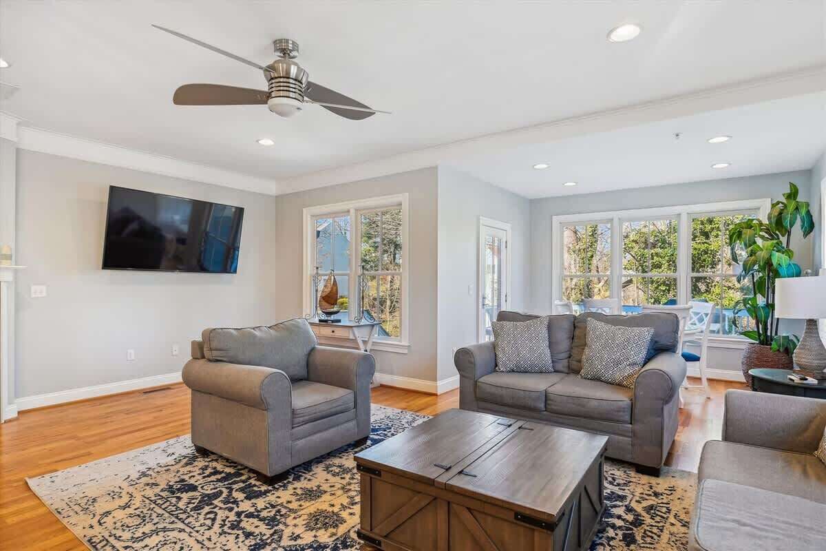 West Annapolis Cottage- 6br  Walk To Navy Stadium - 아나폴리스