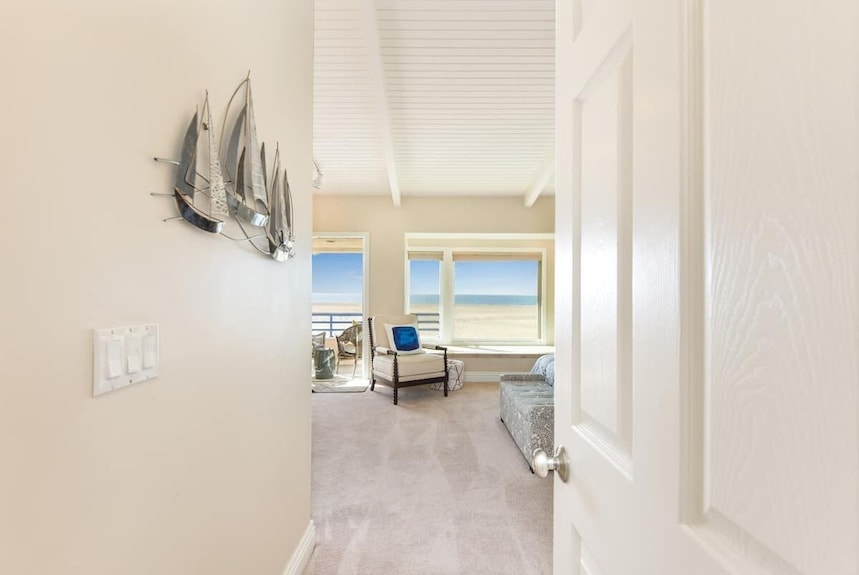 7 Bedroom Oceanfront Home & Back House - Newport Beach, CA