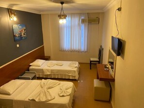 Quarto Triplo | Wi-fi grátis, roupa de cama fornecida
