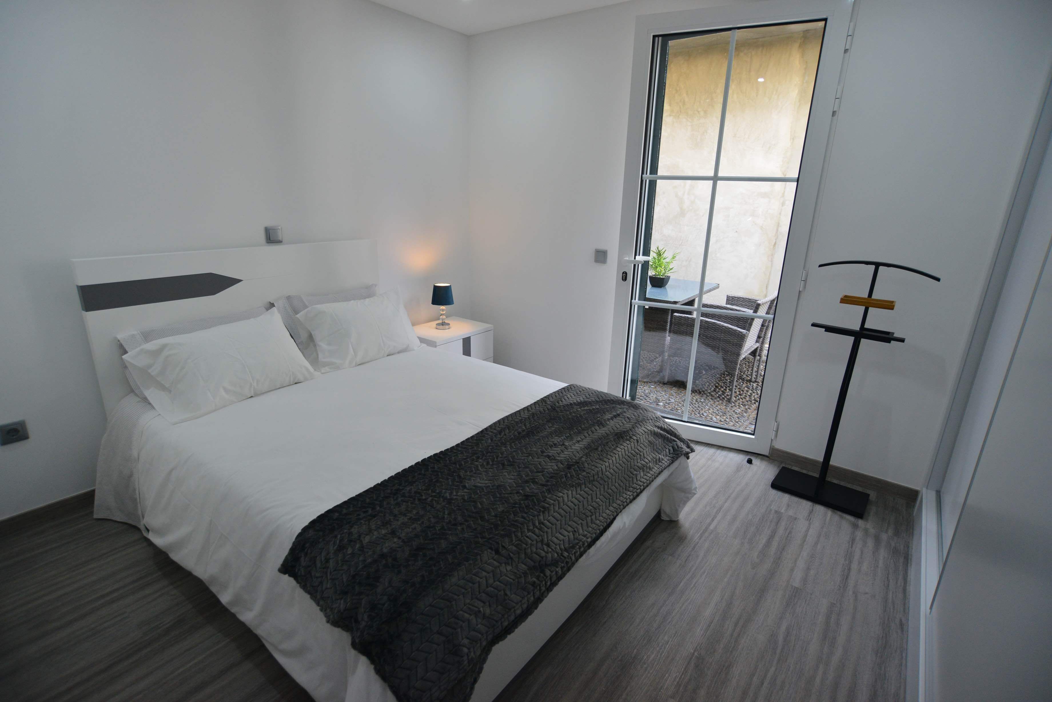 Apartamento | Cofre no quarto, quartos insonorizados, ferro/tábua de engomar 