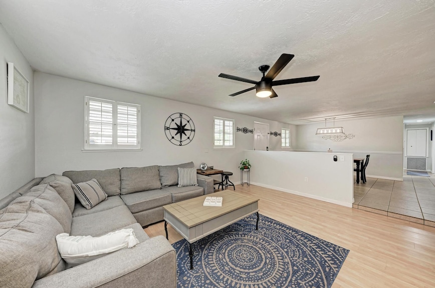Waterfront Home With Private Dock And Kayaks 4 Bedroom 2 Bath - Bradenton, FL