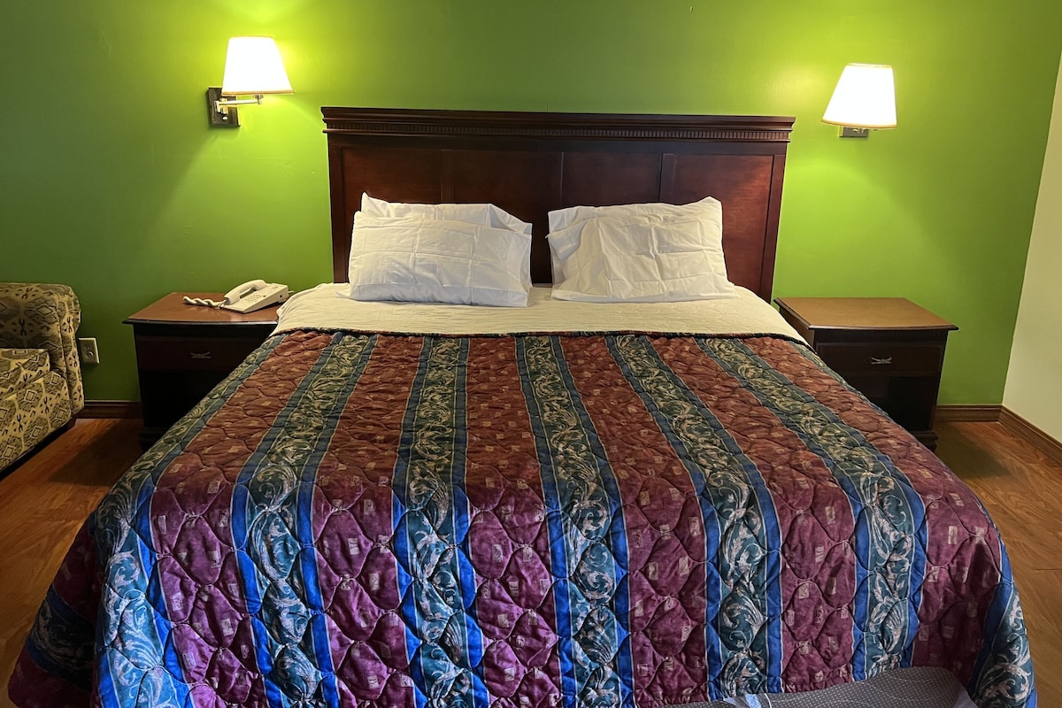 Secretária, Wi-fi grátis, roupa de cama fornecida 