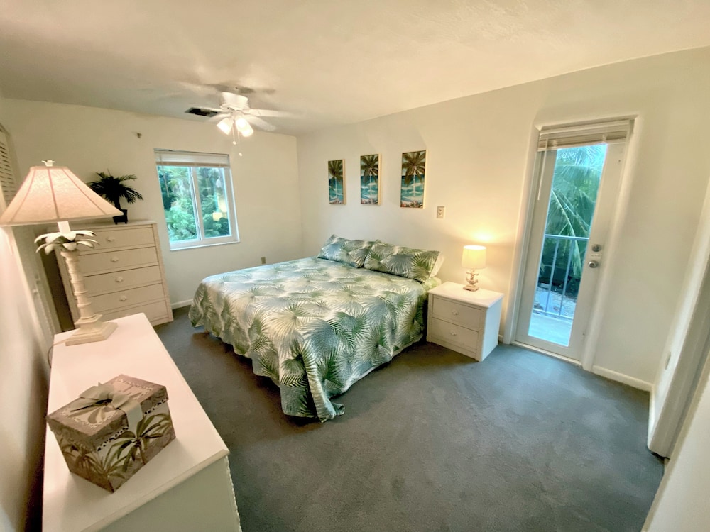 Instant Open Water Access! Private Beach, Dock. Rates Start At 1995 Inquire - Florida Keys, FL