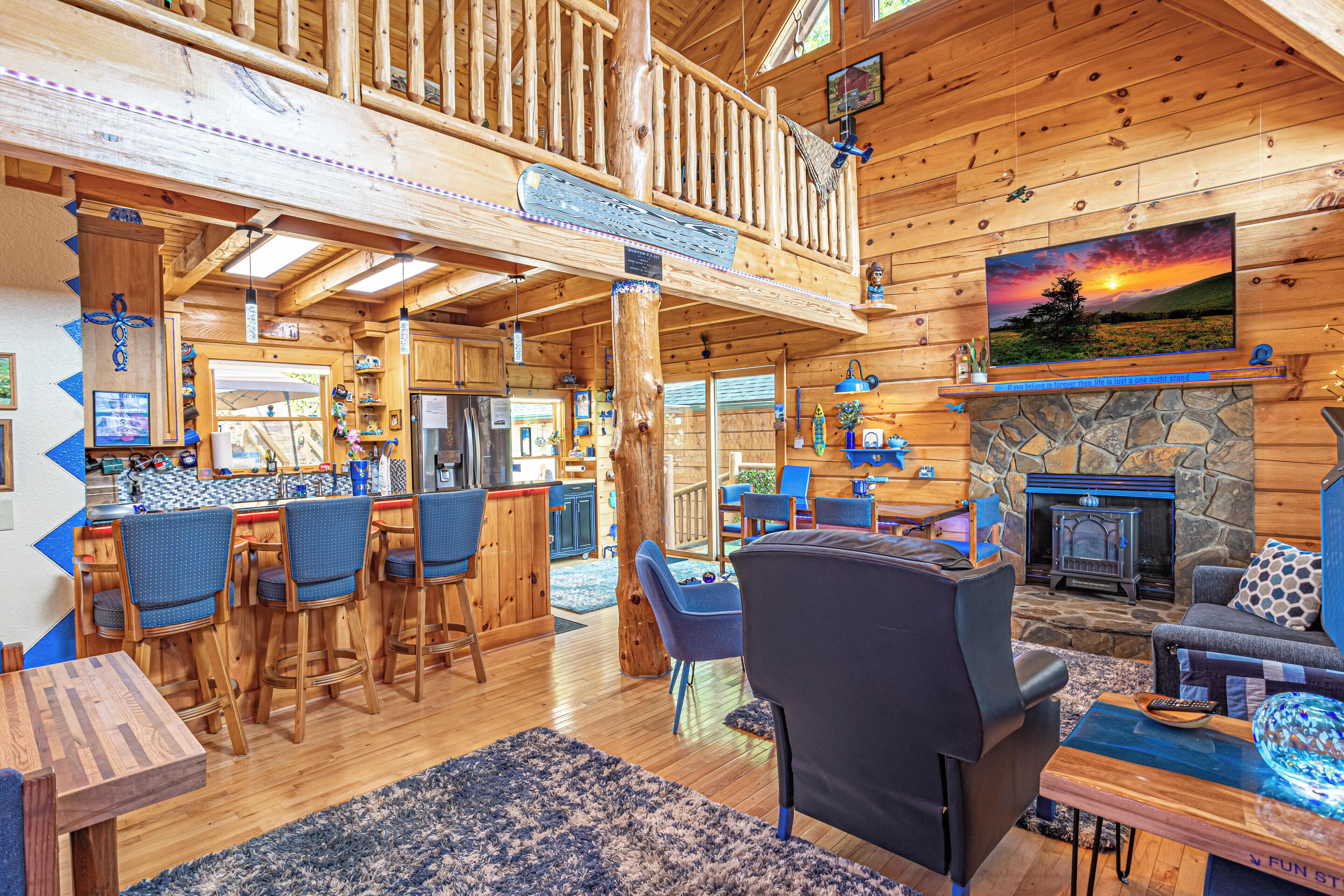 Brand New Unique Cabin With A Modern Feel. - Lake Lure, NC