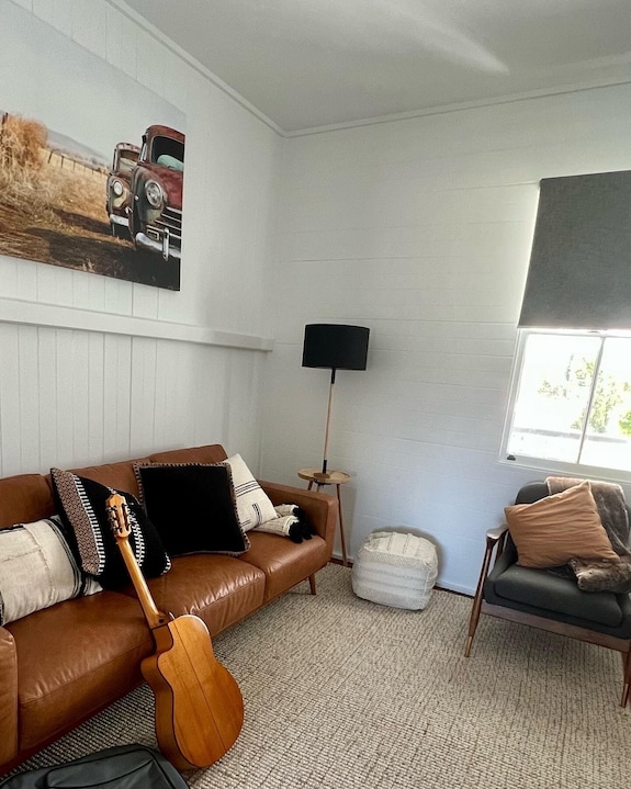 Luxury 100yr Old Workers Cottage Close To Wineries & Wedding Venues -