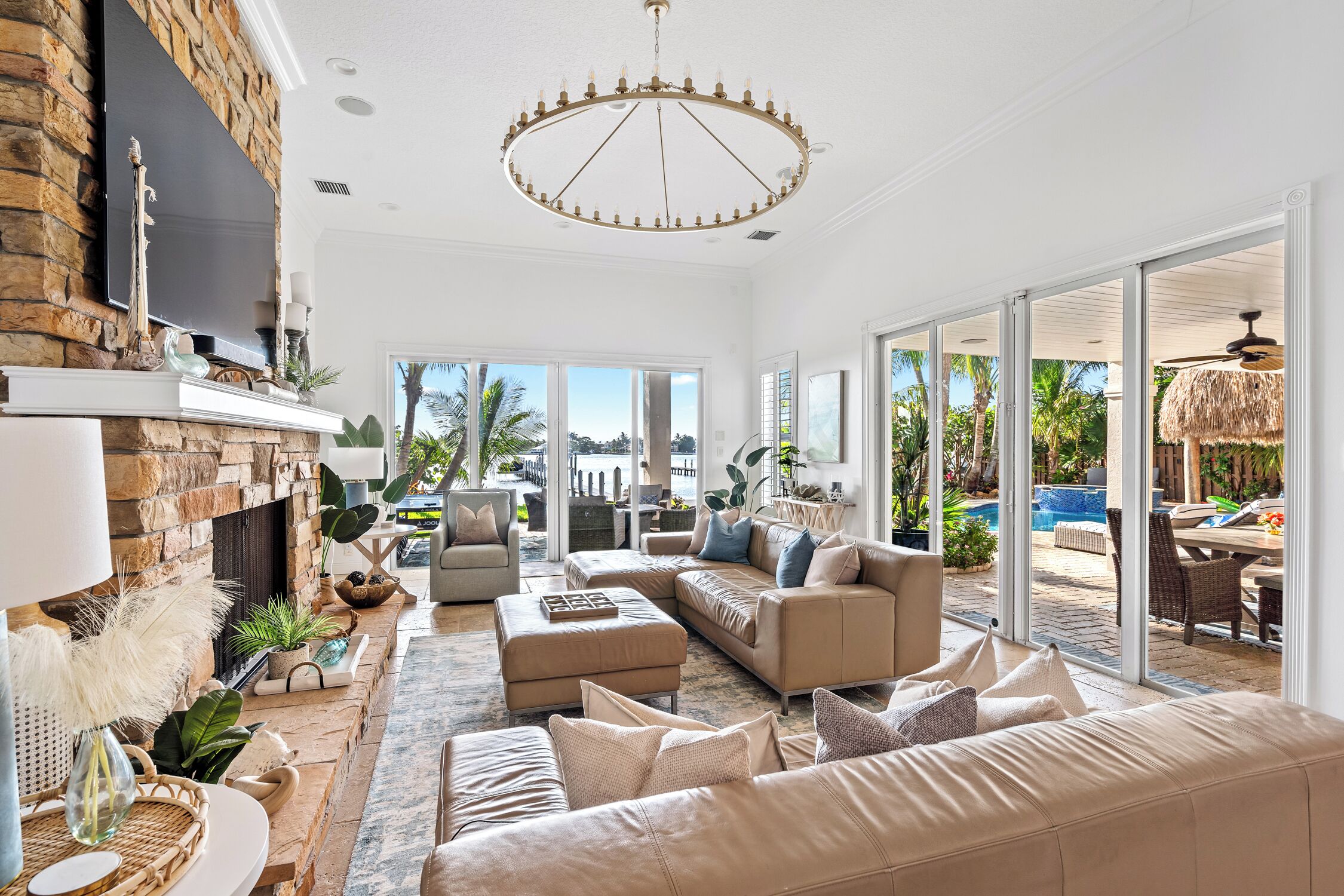 Waterfront Oasis W/white Sand Beach, Pool & Dock Minutes To Delray & Palm Beach! - Boynton Beach, FL