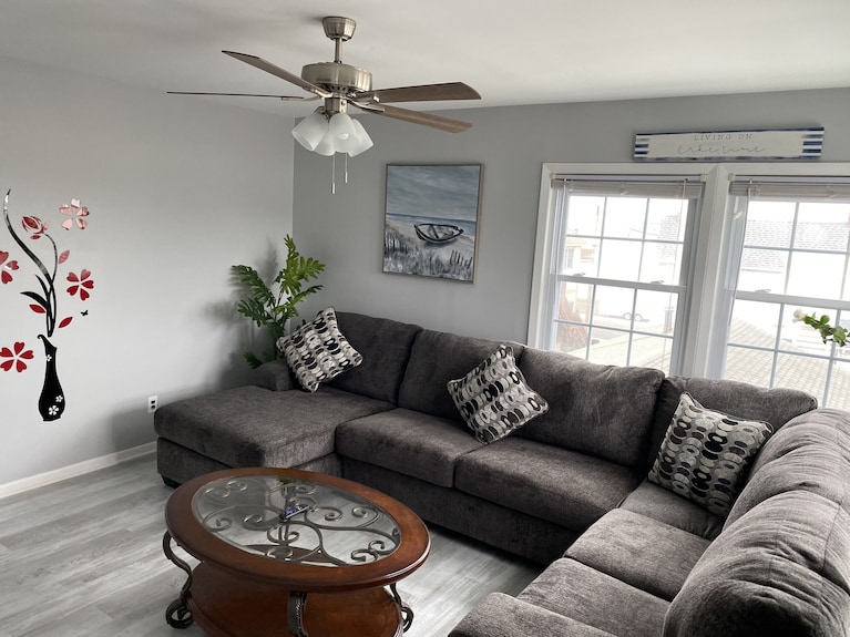 Chic 3rd Floor Ocean Block Retreat With Balcony - Bbq, Patio, Parking & Badges - Island Beach State Park, Seaside Park